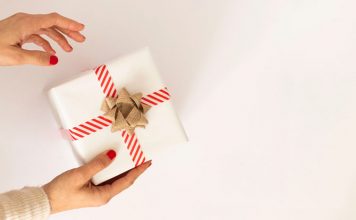 How To Play Pass The Parcel: Things To Prepare And Variations To Play ...