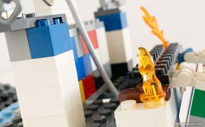 How To Build A LEGO Phone Holder - Little Day Out