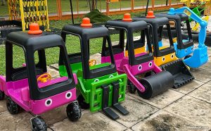 Dig Dig Land: Construction Playground With Kid-Sized Excavators ...