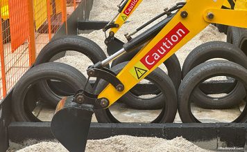 Dig Dig Land: Construction Playground With Kid-Sized Excavators ...