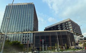 Geneo Mall: Food, Shops & Cathedral-Like Atrium At Singapore Science ...