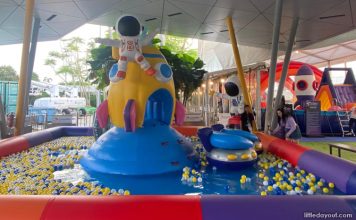 Changi Airport Celebrates Hello Kitty's 50th Anniversary With 8-Metre ...