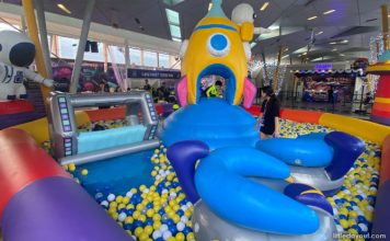 Changi Airport Celebrates Hello Kitty's 50th Anniversary With 8-Metre ...