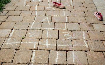 How To Play Hopscotch (Including 6 Variations & Games To Mix Things Up ...