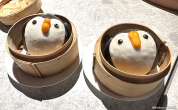 Penguin Cove Restaurant: Dine With The Penguins At Bird Paradise ...