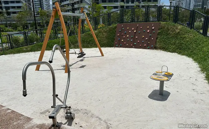 Tampines Boulevard Park: Nature Playgarden, Dog Run, Hilly Slopes ...