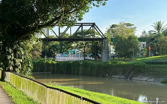 Ulu Pandan Park Connector: Scenic Route Along The Sungei Pandan Canal ...