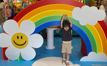 Wiggle Wiggle In The Sky At Singapore Flyer: Step Into A World Of ...